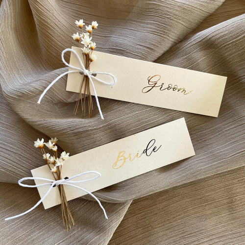 Dried flower & gold foil wedding name tags – Confetti Sweethearts ...